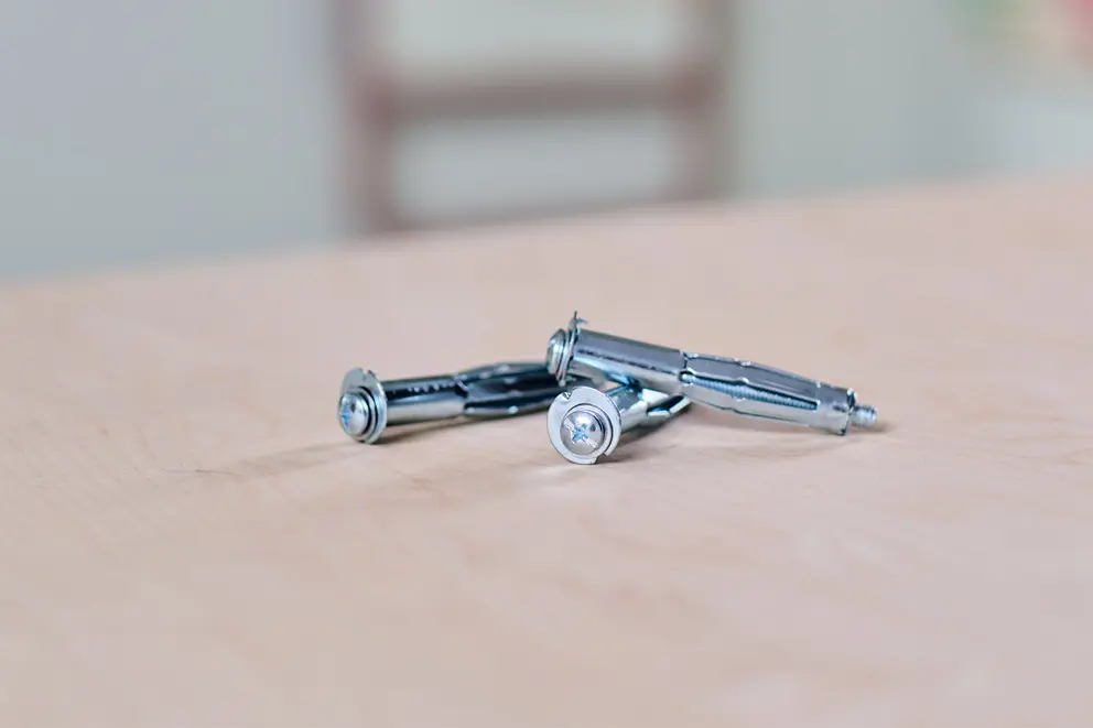How to Use Hollow Wall Anchors: Easy Guide for Plasterboard Fixings