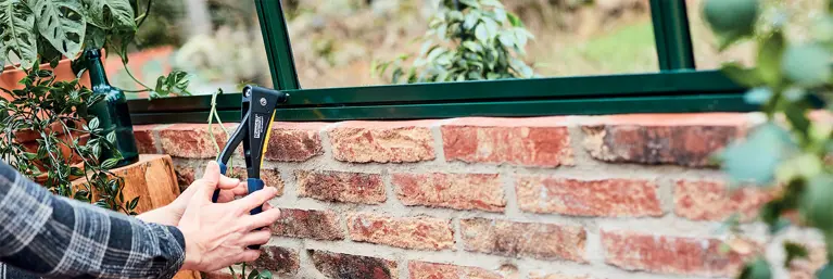 Secure Hollow Wall Anchors for Reliable Fixings in Plasterboard